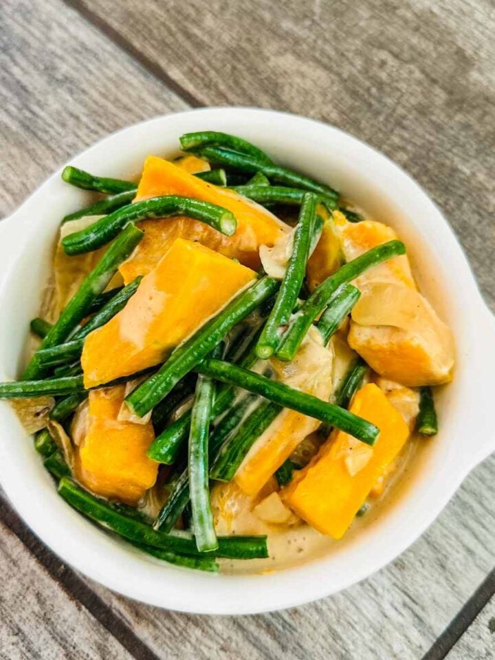 Ginisang Toge (Filipino Sautéed Bean Sprouts) - Deliciously Rushed