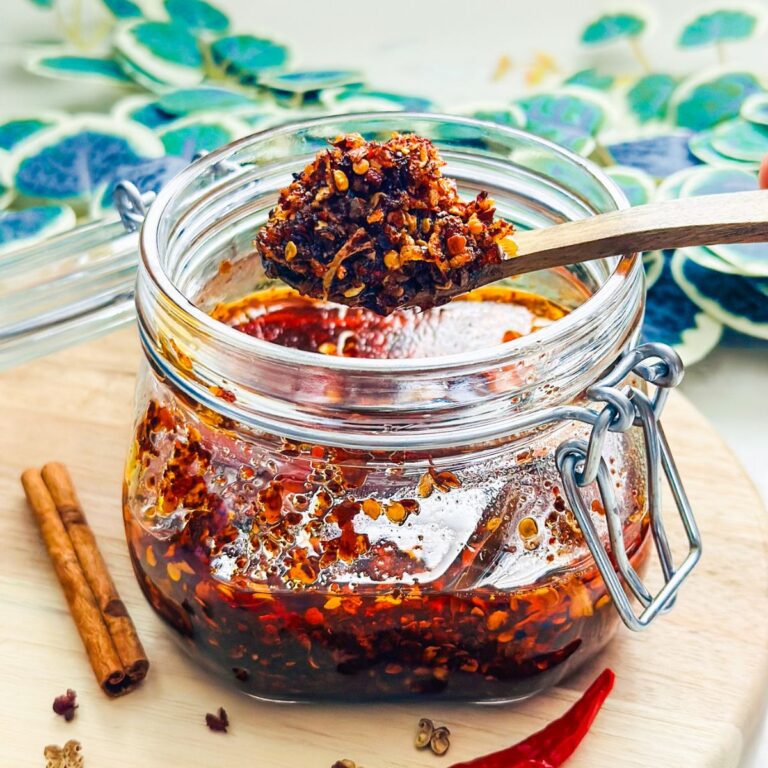 Crunchy Chili Garlic Oil - Deliciously Rushed