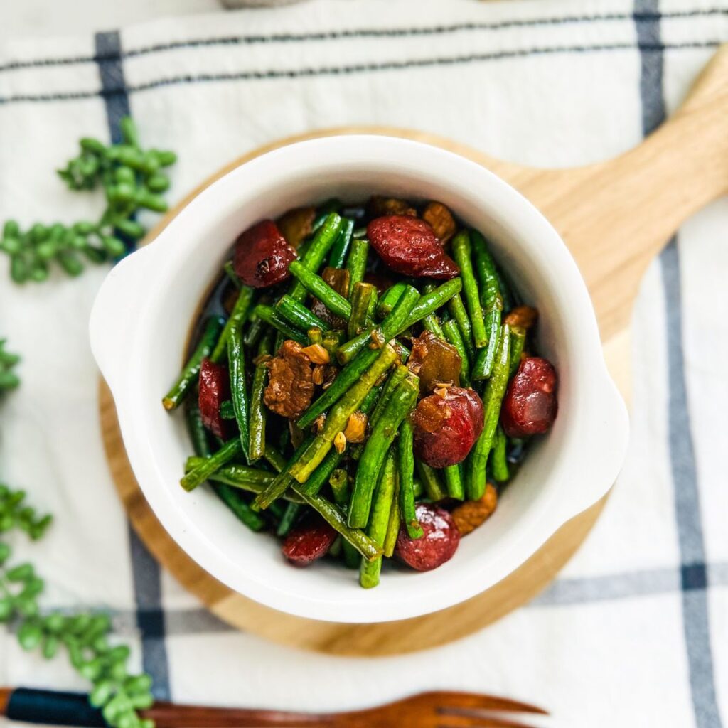 Adobong Sitaw with Chorizo (Filipino String Bean Adobo) - Deliciously ...
