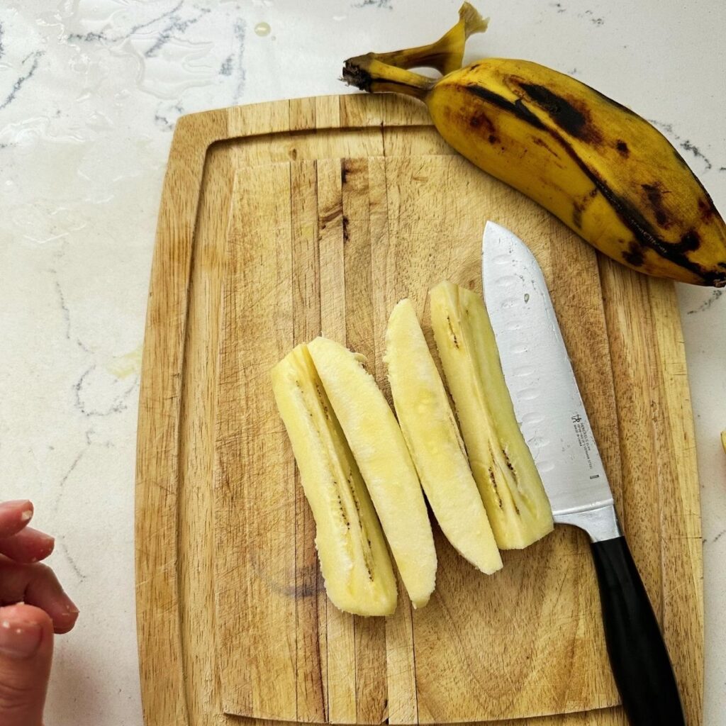Crispy Ube Turon (Filipino Ube Banana Spring Rolls) - Deliciously Rushed