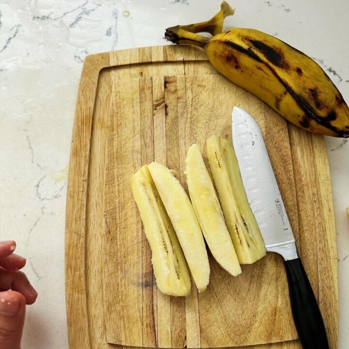 Crispy Ube Turon (Filipino Ube Banana Spring Rolls) - Deliciously Rushed