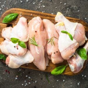 How to Tell if Raw Chicken Meat Has Gone Bad? (3 Signs) - Deliciously ...