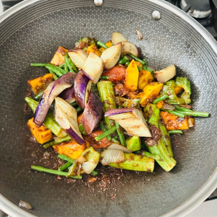 Easy Pinakbet (Filipino Vegetable Stew with Bagoong) - Deliciously Rushed