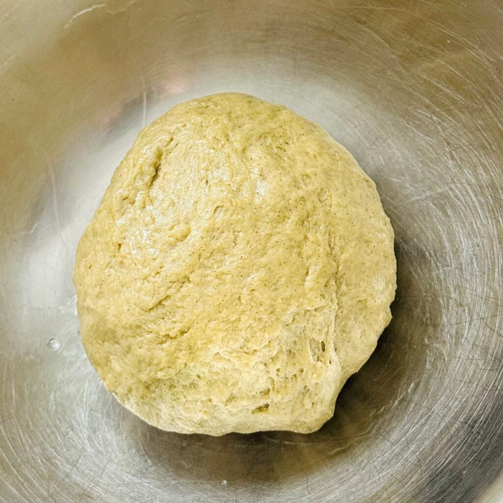 Malunggay Pandesal (Moringa bread using Tangzhong method)