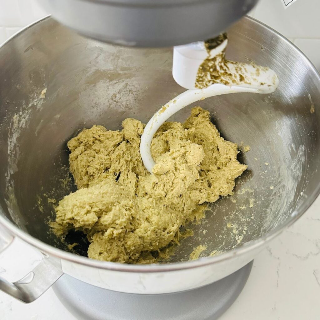 Malunggay Pandesal (Moringa bread using Tangzhong method)